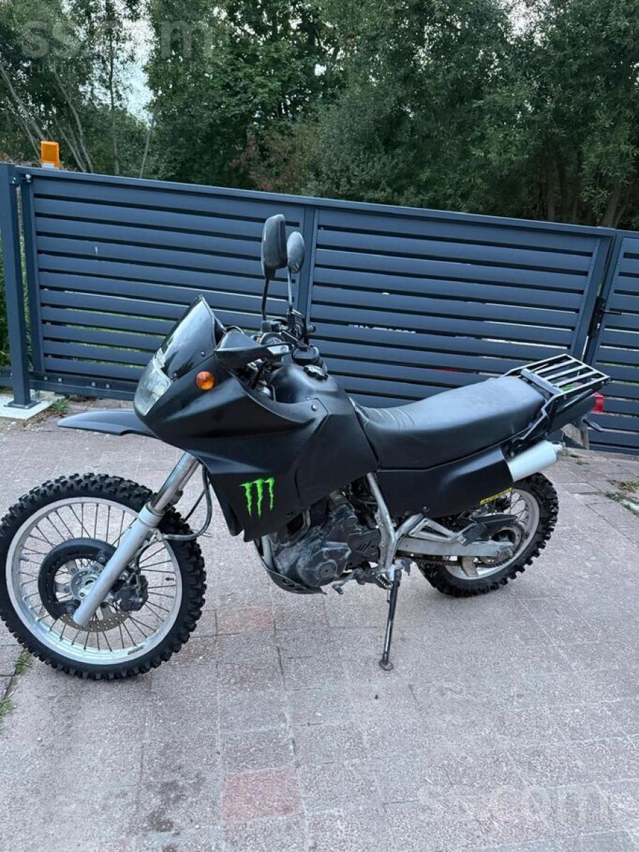 Suzuki DR 650 1991 Kuldīga, ar dzinēja tilpumu 0.65 L un nobraukumu 0 tūkst. km par 2000 €, foto 4 vietnē AUTOMOTO.COM.LV
