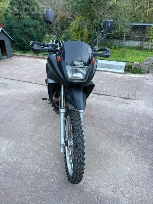 Suzuki DR 650 1991 Kuldīga, ar dzinēja tilpumu 0.65 L un nobraukumu 0 tūkst. km par 2000 €, foto 6 vietnē AUTOMOTO.COM.LV
