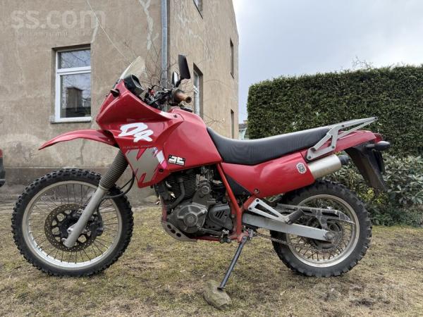Suzuki DR 650 1993 Rīga, ar dzinēja tilpumu 0.65 L un nobraukumu 0 tūkst. km par 1690 €, foto 1 vietnē AUTOMOTO.COM.LV