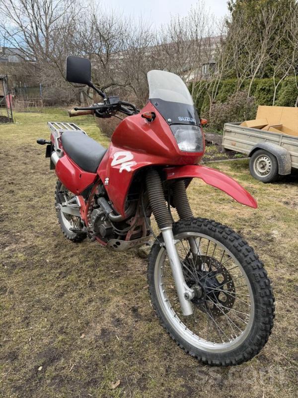 Suzuki DR 650 1993 Rīga, ar dzinēja tilpumu 0.65 L un nobraukumu 0 tūkst. km par 1690 €, foto 3 vietnē AUTOMOTO.COM.LV