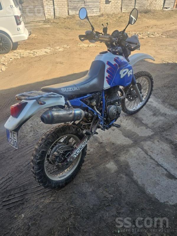 Сузуки DR 650 1994 в Бауска, объемом двигателя 0.65 л и пробегом 0 тыс. км за 1550 €, фото 1 на AUTOMOTO.COM.LV