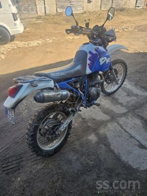Сузуки DR 650 1994 в Бауска, объемом двигателя 0.65 л и пробегом 0 тыс. км за 1550 €, фото  на AUTOMOTO.COM.LV