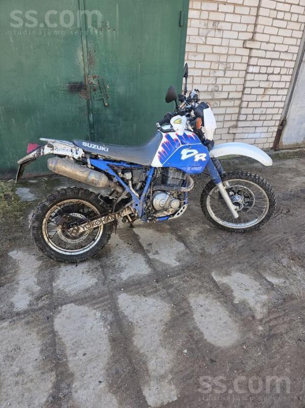 Сузуки DR 650 1994 в Бауска, объемом двигателя 0.65 л и пробегом 0 тыс. км за 1550 €, фото 3 на AUTOMOTO.COM.LV