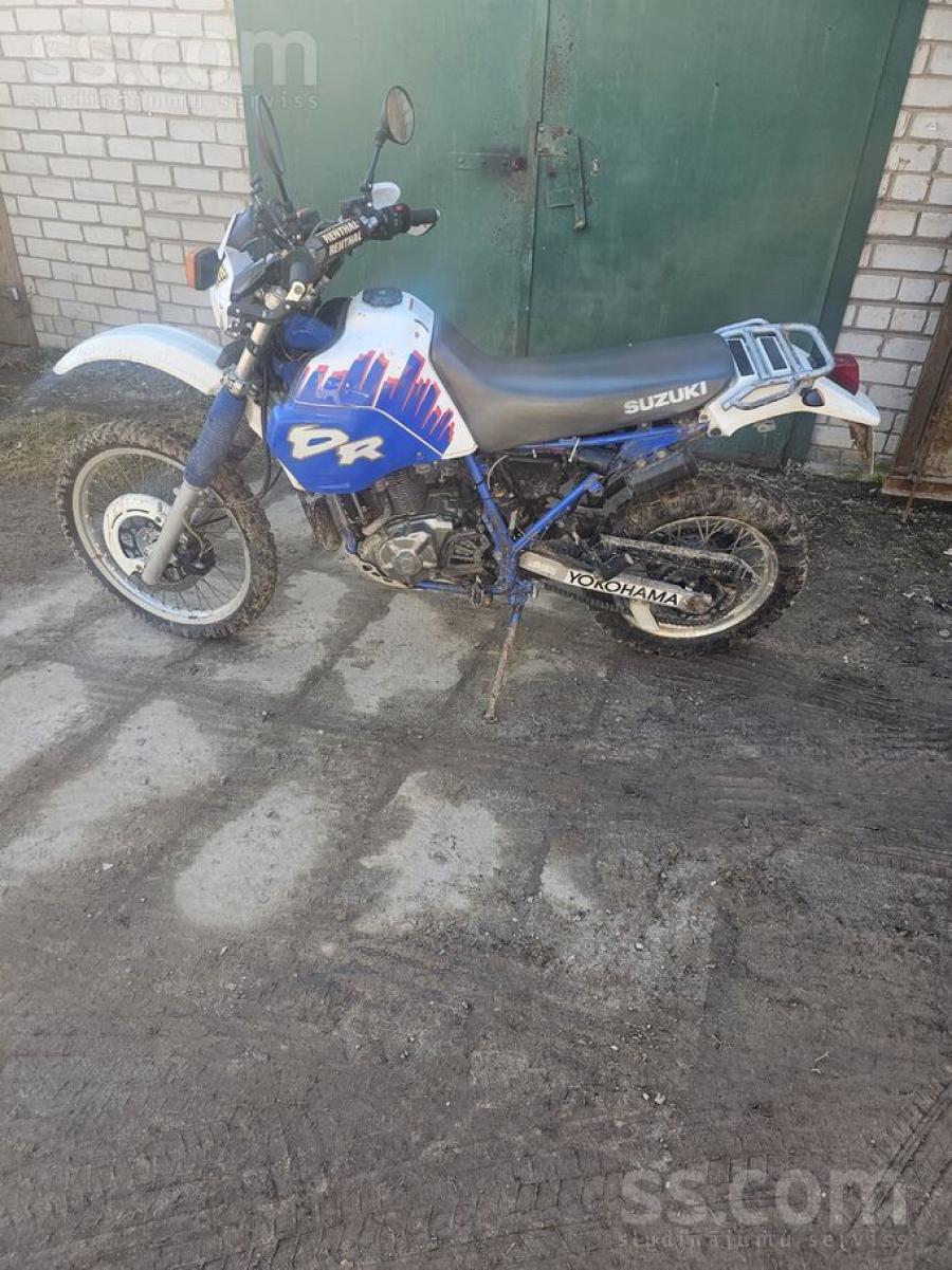 Suzuki DR 650 1994 in Bauska, with an engine capacity of 0.65 L and mileage of 0 thousand km for 1550 €, photo 3 on AUTOMOTO.COM.LV
