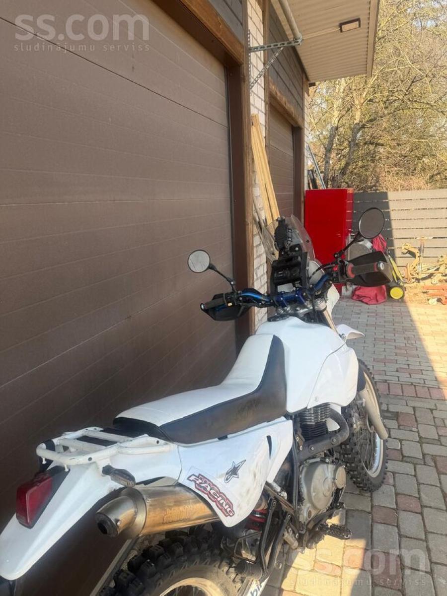 Suzuki DR 650 1995 in Saldus, with an engine capacity of 0.65 L and mileage of 0 thousand km for 3100 €, photo 3 on AUTOMOTO.COM.LV