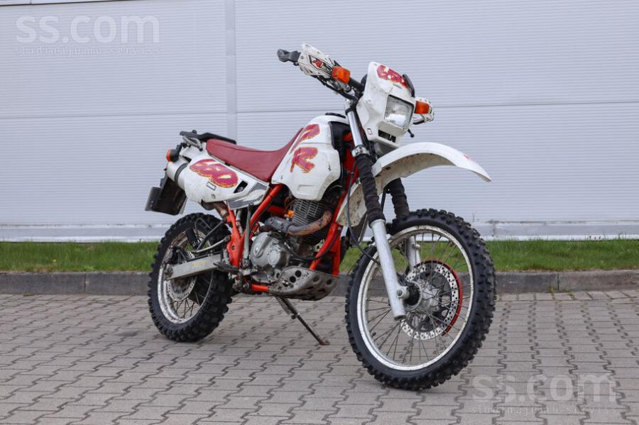 Suzuki DR 650 1995 in Riga, with an engine capacity of 0.65 L and mileage of 0 thousand km for 1495 €, photo 4 on AUTOMOTO.COM.LV