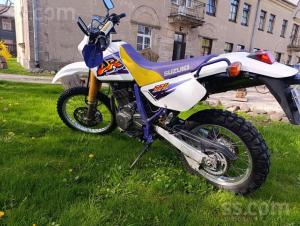 Сузуки DR 650 1996 в Елгава, объемом двигателя 0.65 л и пробегом 0 тыс. км за 4700 €, фото 4 на AUTOMOTO.COM.LV