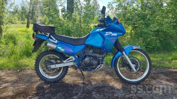Suzuki DR 650 2000 in Rezekne, with an engine capacity of 0.64 L and mileage of 0 thousand km for 1600 €, photo 1 on AUTOMOTO.COM.LV