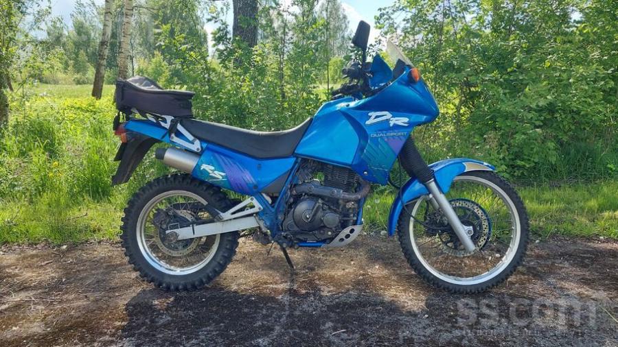Suzuki DR 650 2000 in Rezekne, with an engine capacity of 0.64 L and mileage of 0 thousand km for 1600 €, photo 1 on AUTOMOTO.COM.LV