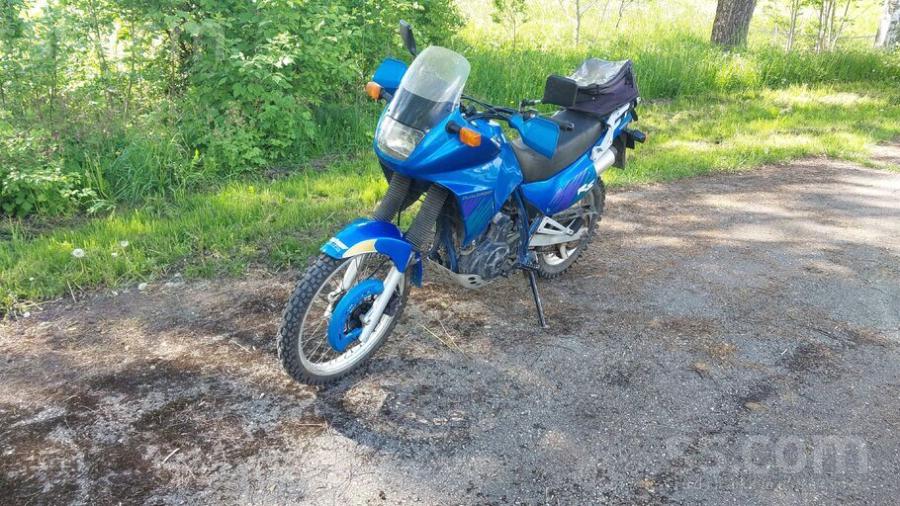 Suzuki DR 650 2000 in Rezekne, with an engine capacity of 0.64 L and mileage of 0 thousand km for 1600 €, photo 5 on AUTOMOTO.COM.LV