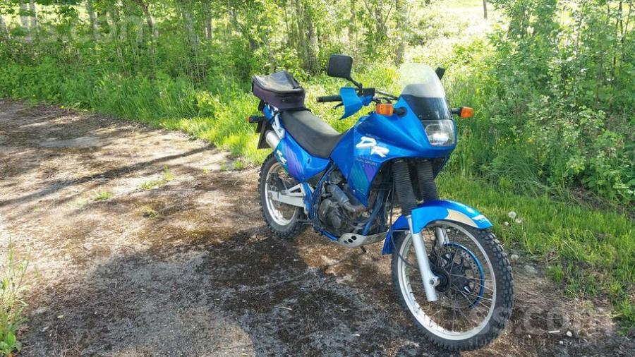Suzuki DR 650 2000 in Rezekne, with an engine capacity of 0.64 L and mileage of 0 thousand km for 1600 €, photo 6 on AUTOMOTO.COM.LV