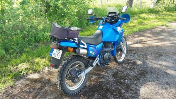 Suzuki DR 650 2000 in Rezekne, with an engine capacity of 0.64 L and mileage of 0 thousand km for 1600 €, photo 6 on AUTOMOTO.COM.LV