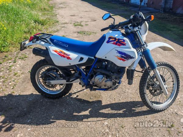 Белый Сузуки DR 650 1995 в Тапа, объемом двигателя 0.64 л и пробегом 31 тыс. км за 3300 €, фото 3 на AUTOMOTO.COM.LV