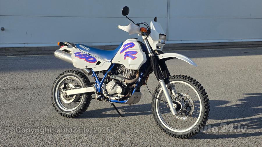 White Suzuki DR 650 2002 in Tallinn, with an engine capacity of 0.64 L and mileage of 33 thousand km for 2500 €, photo 1 on AUTOMOTO.COM.LV