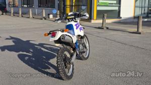 White Suzuki DR 650 2002 in Tallinn, with an engine capacity of 0.64 L and mileage of 33 thousand km for 2500 €, photo 7 on AUTOMOTO.COM.LV