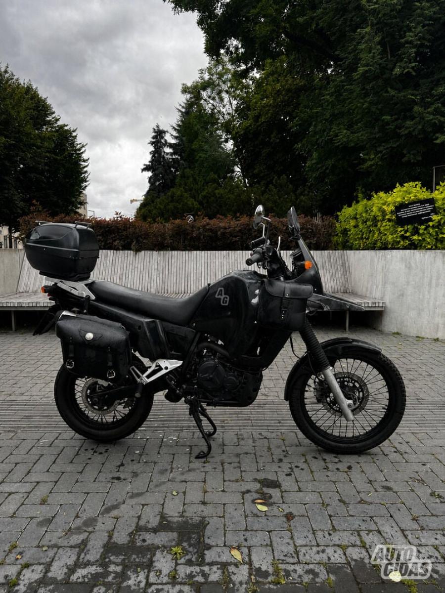 Black Suzuki DR 1993 in Vilnius, with an engine capacity of 0.80 L and mileage of 4 thousand km for 2150 €, photo 3 on AUTOMOTO.COM.LV