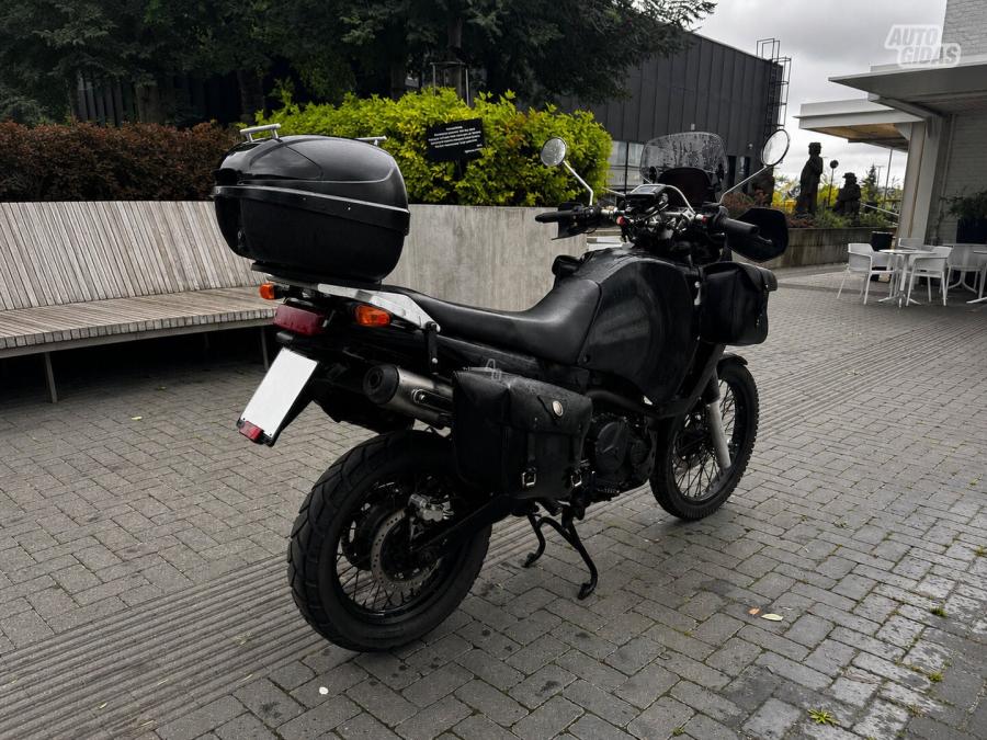 Black Suzuki DR 1993 in Vilnius, with an engine capacity of 0.80 L and mileage of 4 thousand km for 2150 €, photo 4 on AUTOMOTO.COM.LV