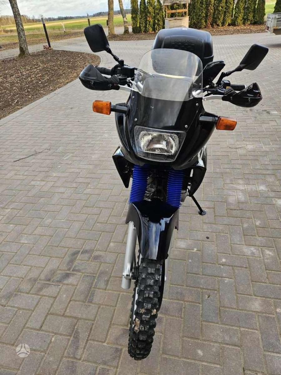 Melns Suzuki DR 1995 Mažeikiai, ar dzinēja tilpumu 0.65 L un nobraukumu 42 tūkst. km par 1600 €, foto 4 vietnē AUTOMOTO.COM.LV