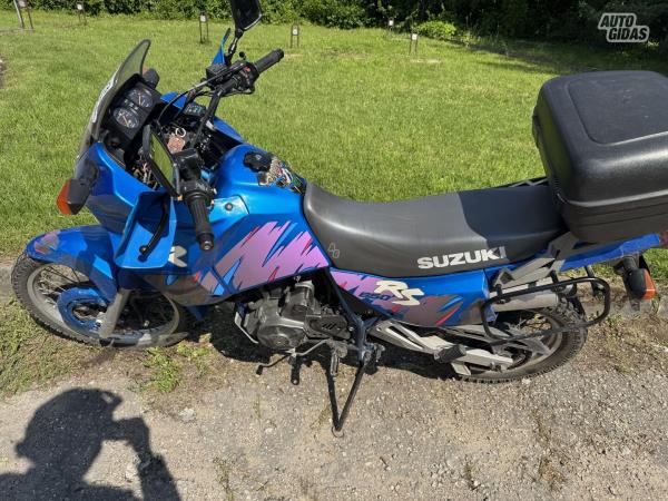 Zils Suzuki DR 1992 Viļņa, ar dzinēja tilpumu 0.65 L un nobraukumu 42 tūkst. km par 1650 €, foto 6 vietnē AUTOMOTO.COM.LV
