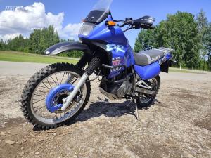 Zils Suzuki DR 1994 Kauņa, ar dzinēja tilpumu 0.65 L un nobraukumu 41 tūkst. km par 1700 €, foto  vietnē AUTOMOTO.COM.LV