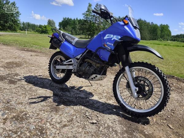 Zils Suzuki DR 1994 Kauņa, ar dzinēja tilpumu 0.65 L un nobraukumu 41 tūkst. km par 1700 €, foto 2 vietnē AUTOMOTO.COM.LV