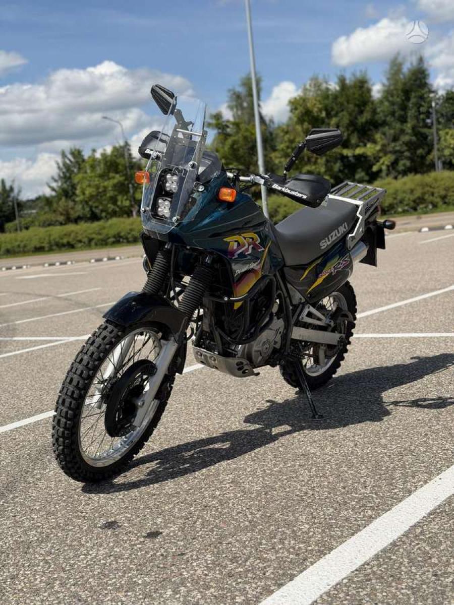 Green Suzuki DR 1995 in Vilnius, with an engine capacity of 0.65 L and mileage of 43 thousand km for 2600 €, photo 3 on AUTOMOTO.COM.LV