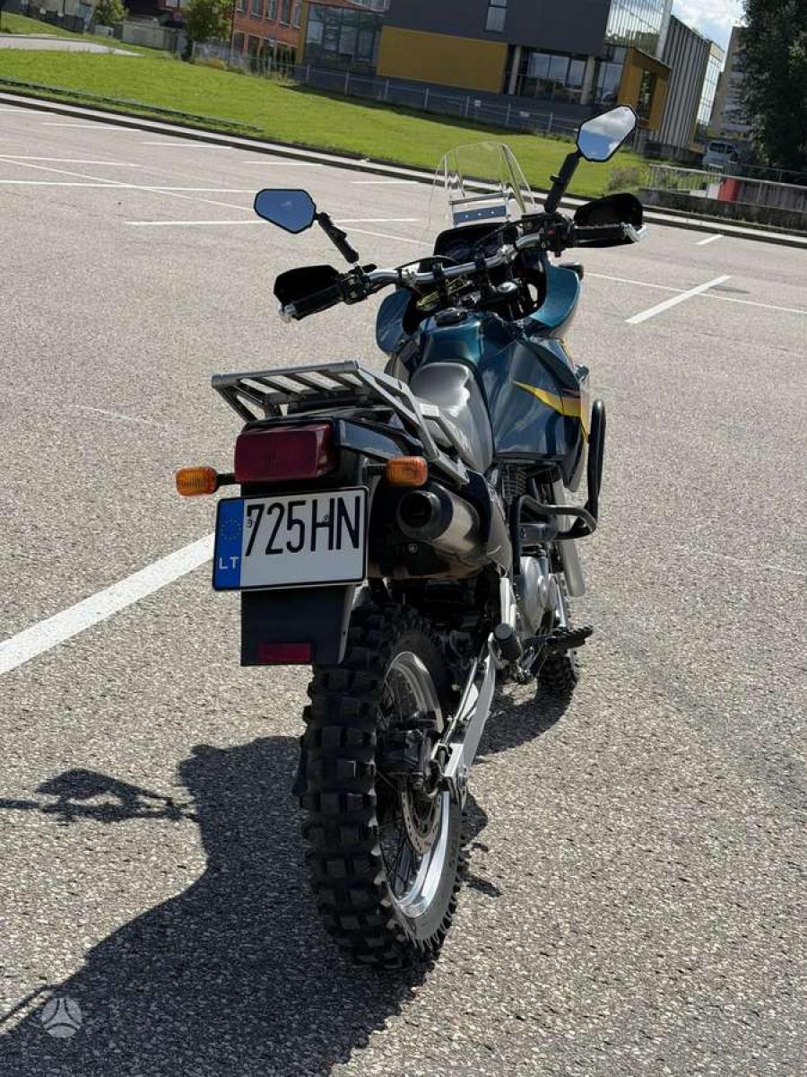 Green Suzuki DR 1995 in Vilnius, with an engine capacity of 0.65 L and mileage of 43 thousand km for 2600 €, photo 5 on AUTOMOTO.COM.LV