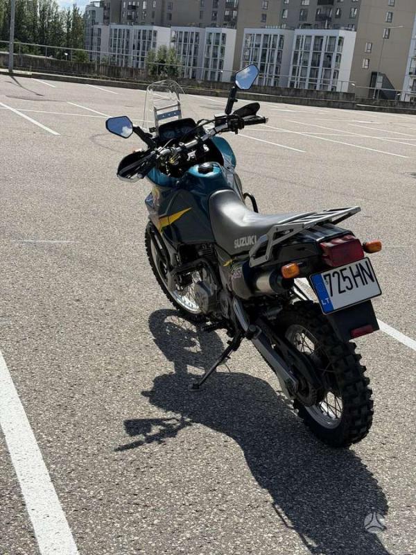 Green Suzuki DR 1995 in Vilnius, with an engine capacity of 0.65 L and mileage of 43 thousand km for 2600 €, photo 5 on AUTOMOTO.COM.LV