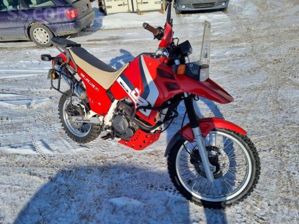 Suzuki DR 1991 Rīga, ar dzinēja tilpumu 0.78 L un nobraukumu 0 tūkst. km par 1600 €, foto 3 vietnē AUTOMOTO.COM.LV