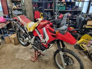 Suzuki DR 1991 Rīga, ar dzinēja tilpumu 0.78 L un nobraukumu 0 tūkst. km par 1600 €, foto 5 vietnē AUTOMOTO.COM.LV