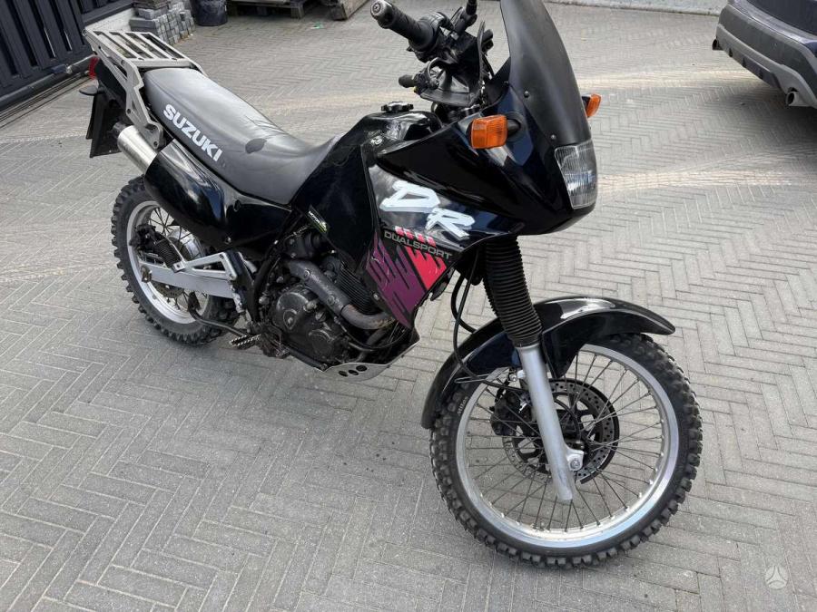 Сузуки DR 1993 в Вильнюс, объемом двигателя 0.65 л и пробегом 55 тыс. км за 1200 €, фото 1 на AUTOMOTO.COM.LV