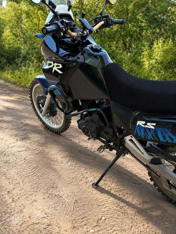 Сузуки DR 1994 в Шакяй, объемом двигателя 0.65 л и пробегом 62 тыс. км за 1850 €, фото 4 на AUTOMOTO.COM.LV