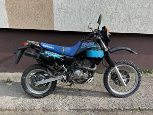 Suzuki DR 1994 Tauragė, ar dzinēja tilpumu 0.65 L un nobraukumu 38 tūkst. km par 1940 €, foto  vietnē AUTOMOTO.COM.LV