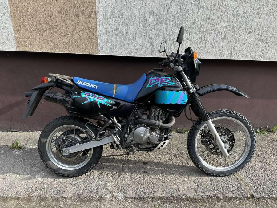 Suzuki DR 1994 Tauragė, ar dzinēja tilpumu 0.65 L un nobraukumu 38 tūkst. km par 1940 €, foto 1 vietnē AUTOMOTO.COM.LV