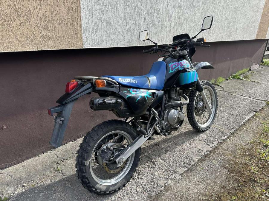 Suzuki DR 1994 Tauragė, ar dzinēja tilpumu 0.65 L un nobraukumu 38 tūkst. km par 1940 €, foto 3 vietnē AUTOMOTO.COM.LV