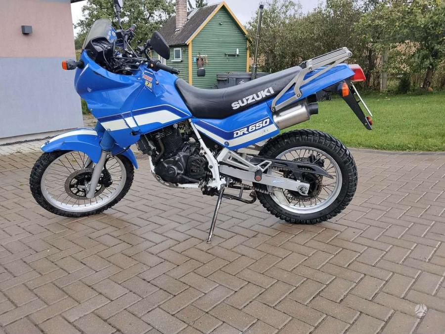 Suzuki DR 1998 Vievis, ar dzinēja tilpumu 0.64 L un nobraukumu 42 tūkst. km par 1500 €, foto 1 vietnē AUTOMOTO.COM.LV