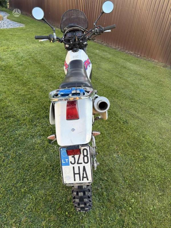 Suzuki DR 2001 in Marijampole, with an engine capacity of 0.35 L and mileage of 4 thousand km for 1999 €, photo 4 on AUTOMOTO.COM.LV