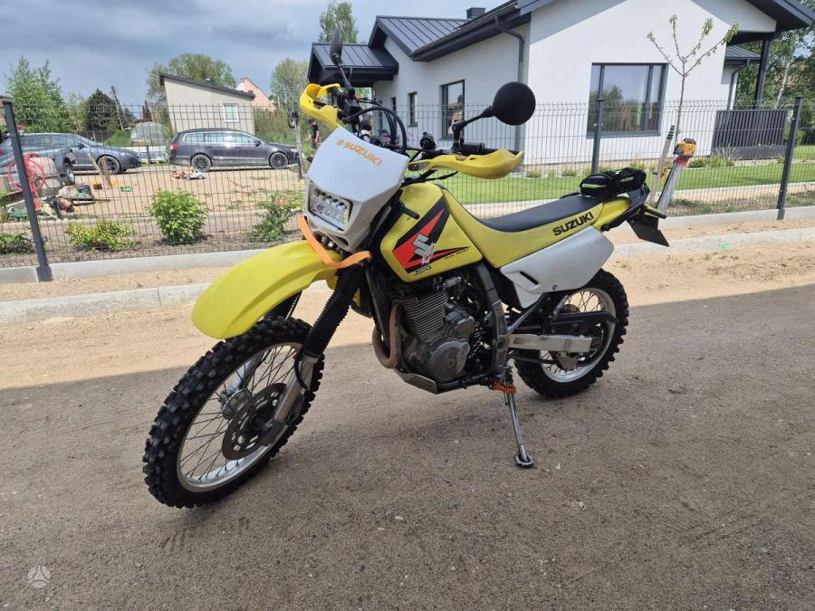 Suzuki DR 2005 in Kaunas, with an engine capacity of 0.65 L and mileage of 19 thousand km for 3300 €, photo 1 on AUTOMOTO.COM.LV