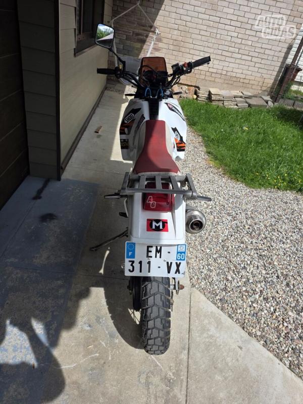Balts Suzuki DR 1990 Pasvalys, ar dzinēja tilpumu 0.75 L un nobraukumu 45 tūkst. km par 999 €, foto 7 vietnē AUTOMOTO.COM.LV