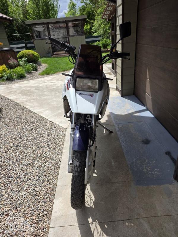 Balts Suzuki DR 1990 Pasvalys, ar dzinēja tilpumu 0.75 L un nobraukumu 45 tūkst. km par 999 €, foto 9 vietnē AUTOMOTO.COM.LV