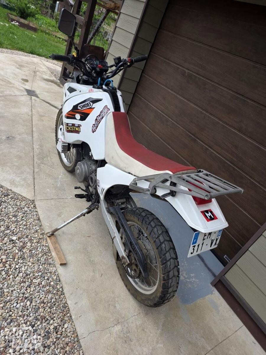 White Suzuki DR 1990 in Pasvalys, with an engine capacity of 0.75 L and mileage of 45 thousand km for 999 €, photo 19 on AUTOMOTO.COM.LV