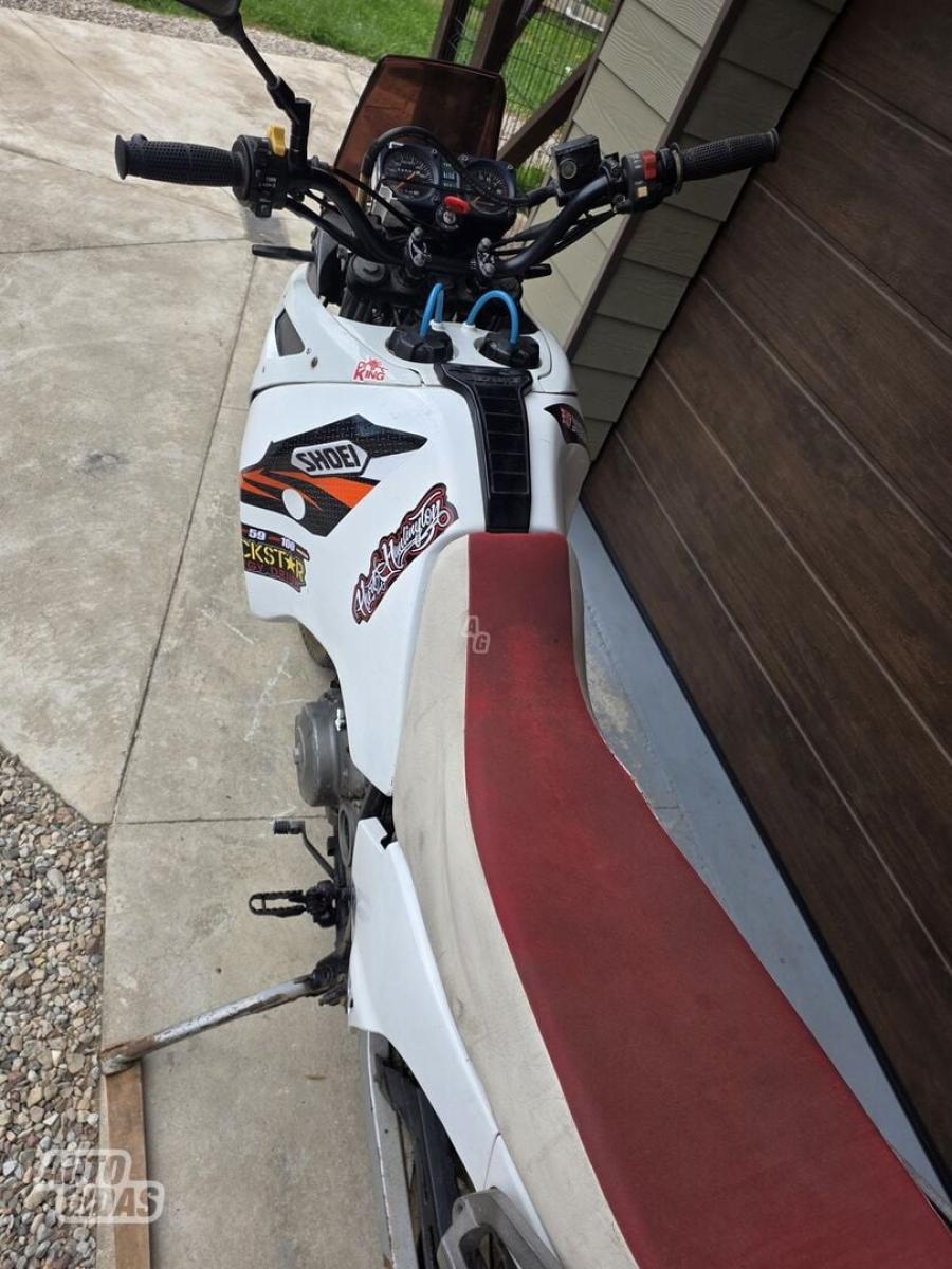 White Suzuki DR 1990 in Pasvalys, with an engine capacity of 0.75 L and mileage of 45 thousand km for 999 €, photo 21 on AUTOMOTO.COM.LV
