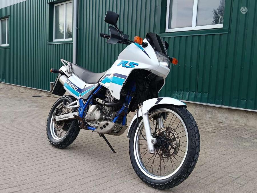 White Suzuki DR 1991 in Telschi, with an engine capacity of 0.65 L and mileage of 40 thousand km for 1500 €, photo 3 on AUTOMOTO.COM.LV