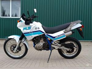White Suzuki DR 1991 in Telschi, with an engine capacity of 0.65 L and mileage of 40 thousand km for 1500 €, photo 4 on AUTOMOTO.COM.LV
