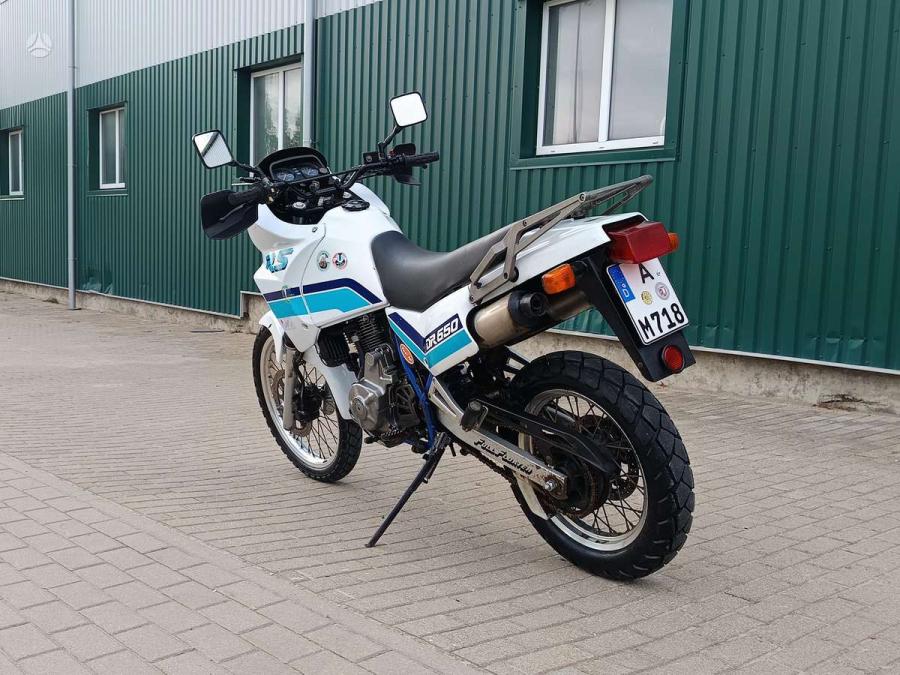 White Suzuki DR 1991 in Telschi, with an engine capacity of 0.65 L and mileage of 40 thousand km for 1500 €, photo 6 on AUTOMOTO.COM.LV