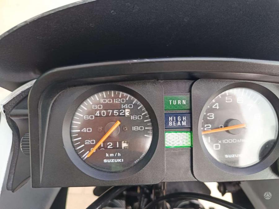 White Suzuki DR 1991 in Telschi, with an engine capacity of 0.65 L and mileage of 40 thousand km for 1500 €, photo 8 on AUTOMOTO.COM.LV