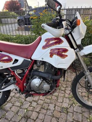 Balts Suzuki DR 1994 Klaipėda, ar dzinēja tilpumu 0.65 L un nobraukumu 29 tūkst. km par 1800 €, foto 9 vietnē AUTOMOTO.COM.LV