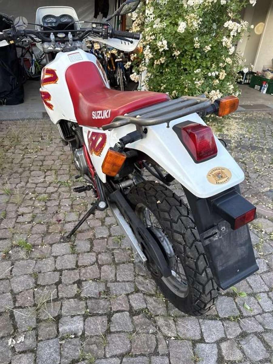 Balts Suzuki DR 1994 Klaipėda, ar dzinēja tilpumu 0.65 L un nobraukumu 29 tūkst. km par 1800 €, foto 11 vietnē AUTOMOTO.COM.LV