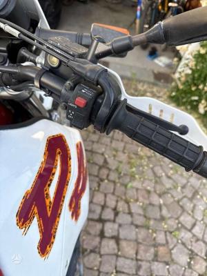 Balts Suzuki DR 1994 Klaipėda, ar dzinēja tilpumu 0.65 L un nobraukumu 29 tūkst. km par 1800 €, foto 12 vietnē AUTOMOTO.COM.LV