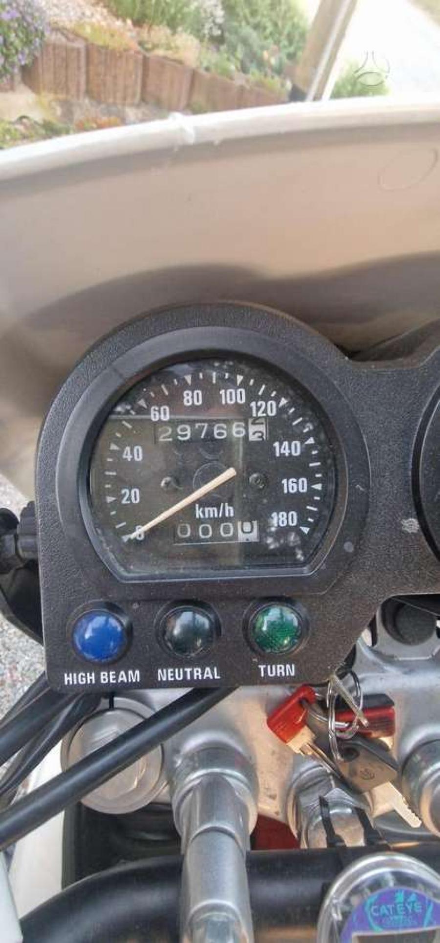 Balts Suzuki DR 1994 Klaipėda, ar dzinēja tilpumu 0.65 L un nobraukumu 29 tūkst. km par 1800 €, foto 15 vietnē AUTOMOTO.COM.LV